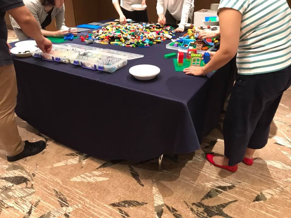 笑いあり涙ありの雲の上でのLEGO® SERIOUS PLAY®ワークショップ ｜ 未来創造サポート